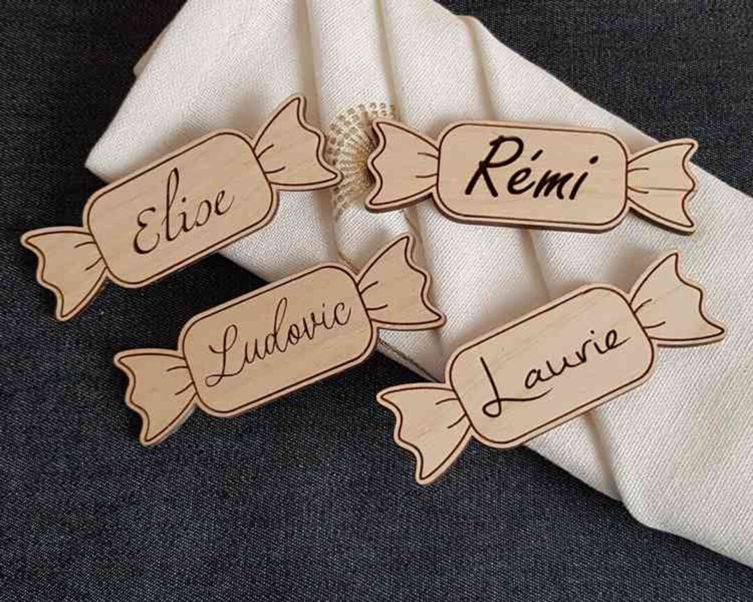 Marque place bonbon en bois personnalisé, Décoration de table pour ...