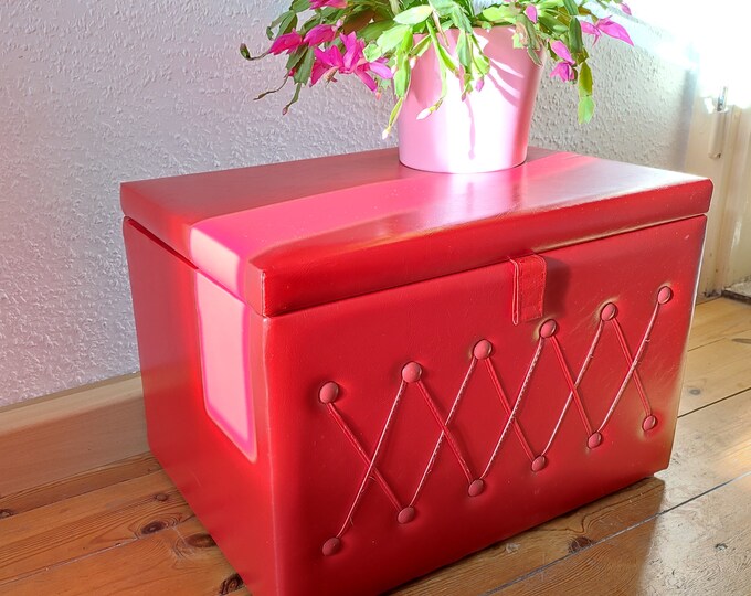 70s Red Box Laundry Chest Toy Box Lidded Chest Storage Decoration Order ...