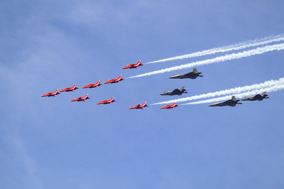 R.A.F. Red Arrows and U.S. Air Force F 22's and F 35's Over the Hudson ...
