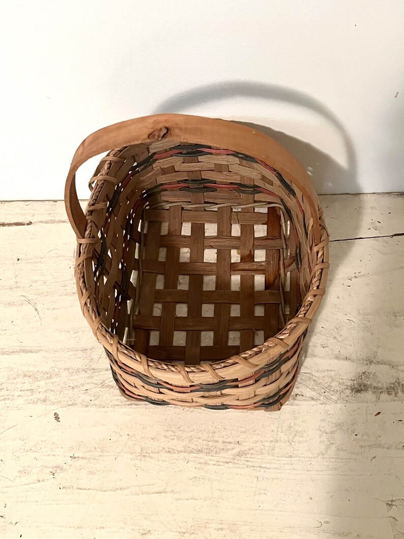 Beautiful Vintage Splint Basket With Red and Green Details - Etsy