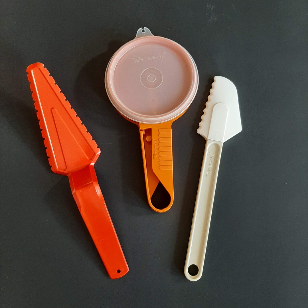 Vintage Tupperware Baking Tools/pie-cake Server/serrated - Etsy