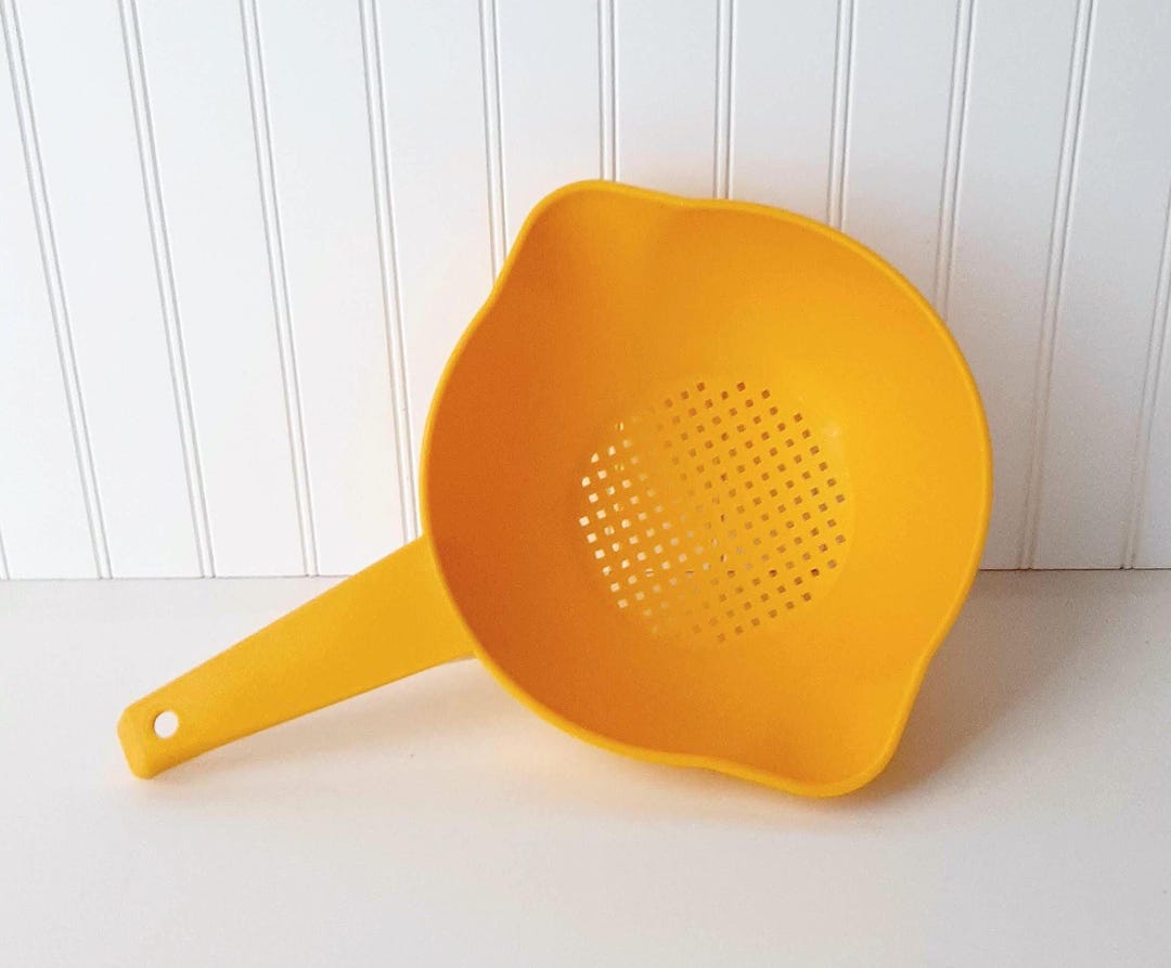 Vintage 1980s Tupperware 1 Quart Yellow Strainer/ Colander #1200 - Etsy
