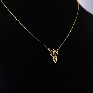 14K Gold Eternal Radiance: Arwen's Light-bearer Necklace in Gold Elven ...