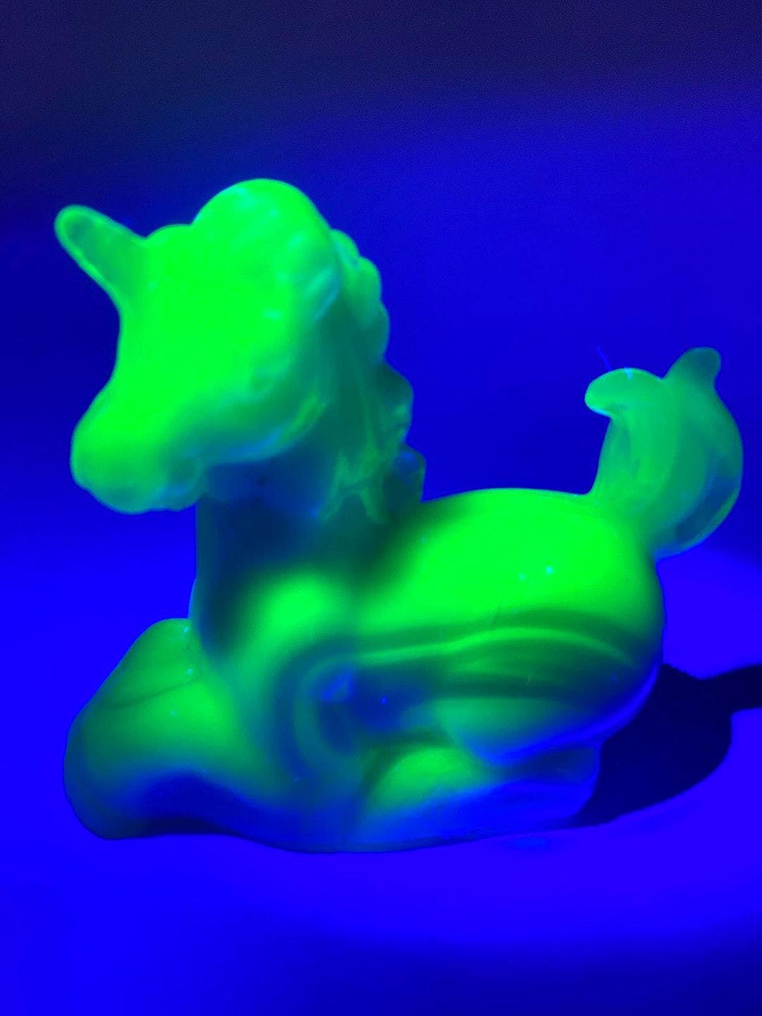 Boyd Glass Little Lucky Unicorn/uranium/aruba Slag UV Reactive - Etsy