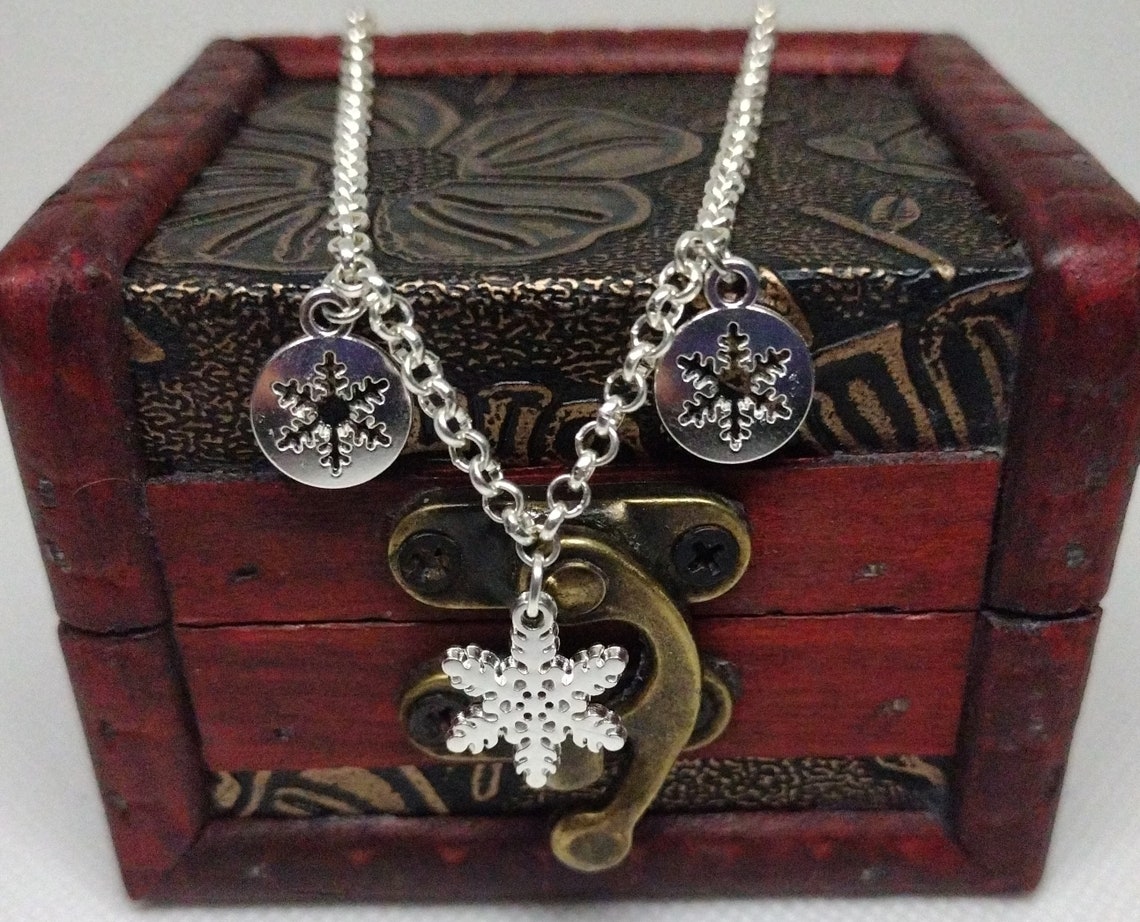 Ethereal Snowflake Choker Necklace - Delicate Winter Elegance - Etsy