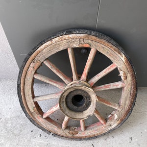 Rustic Carriage Wheel Wall Decor Antique Cart Wheel Vintage Farmhouse ...