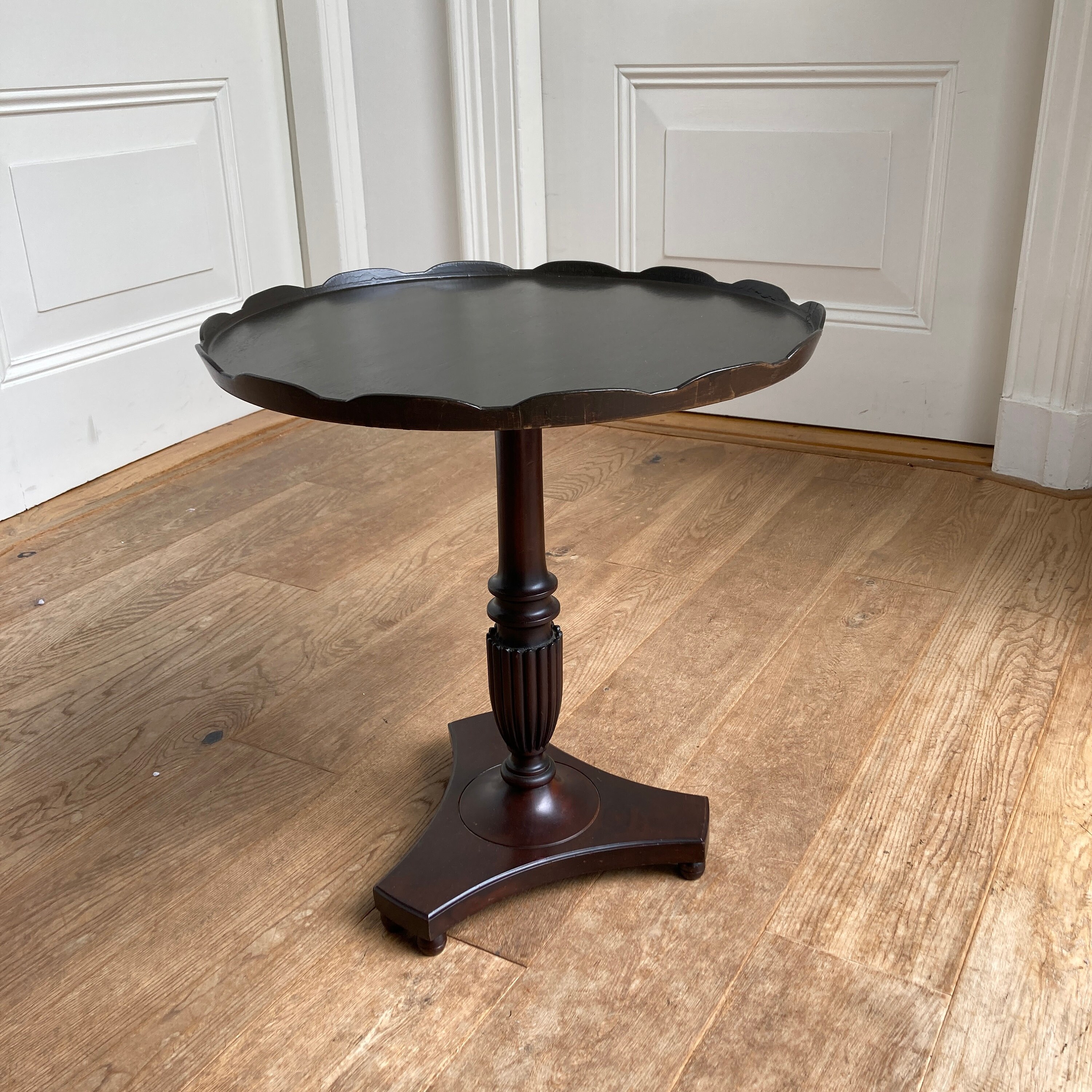 Vintage Classic Style Round Small Table - Etsy