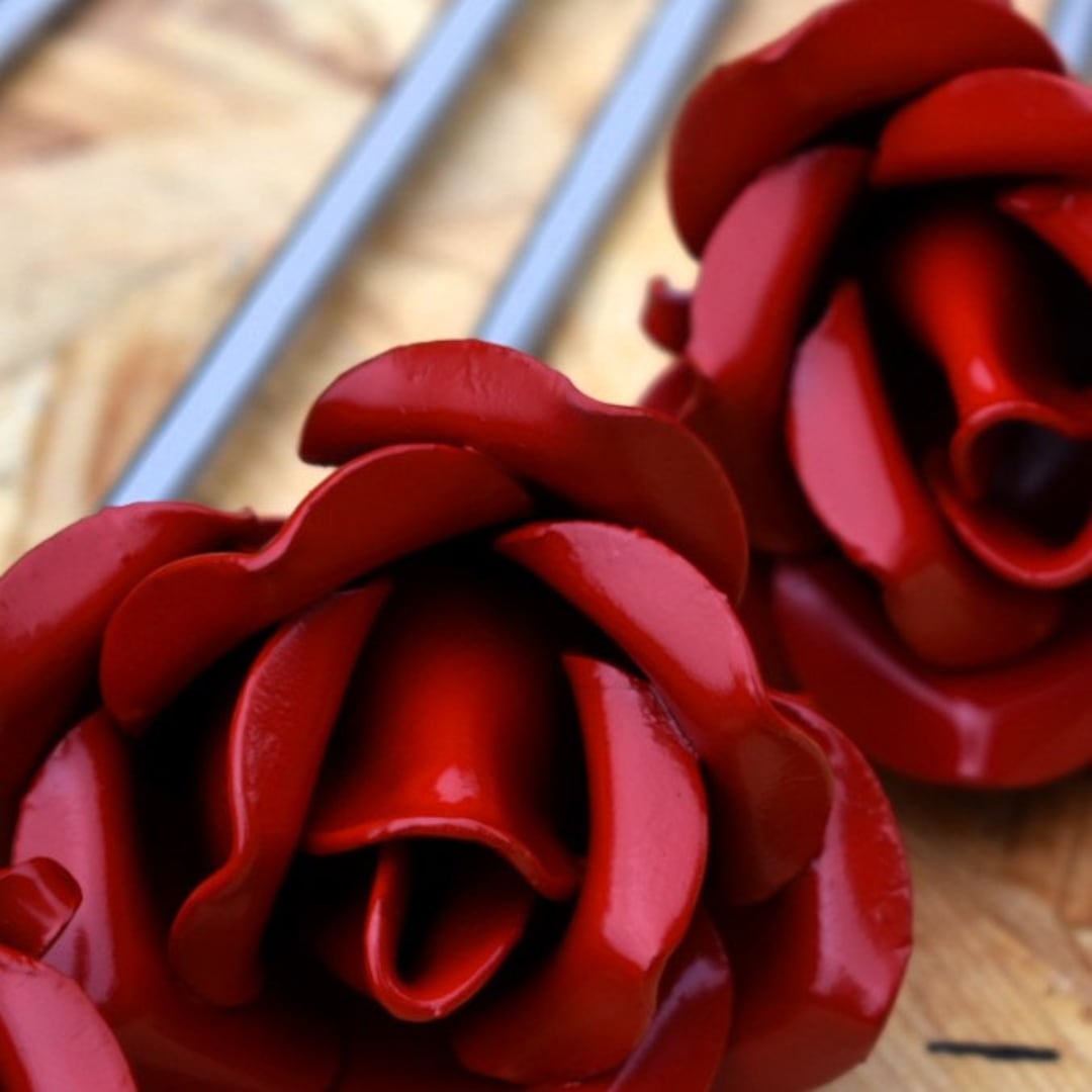 Colourful Steel Rose / Painted Metal Indoor or Garden and Patio Flower ...