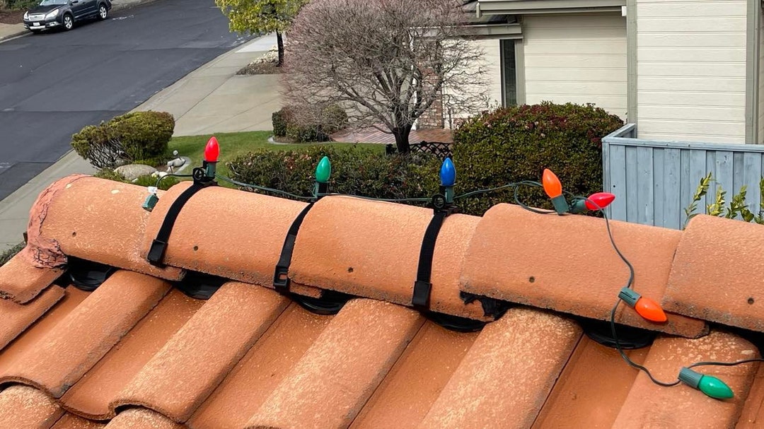 C9 Combo Adjustable Roof Ridge Clip for Tile, Concrete, Etc... Type ...