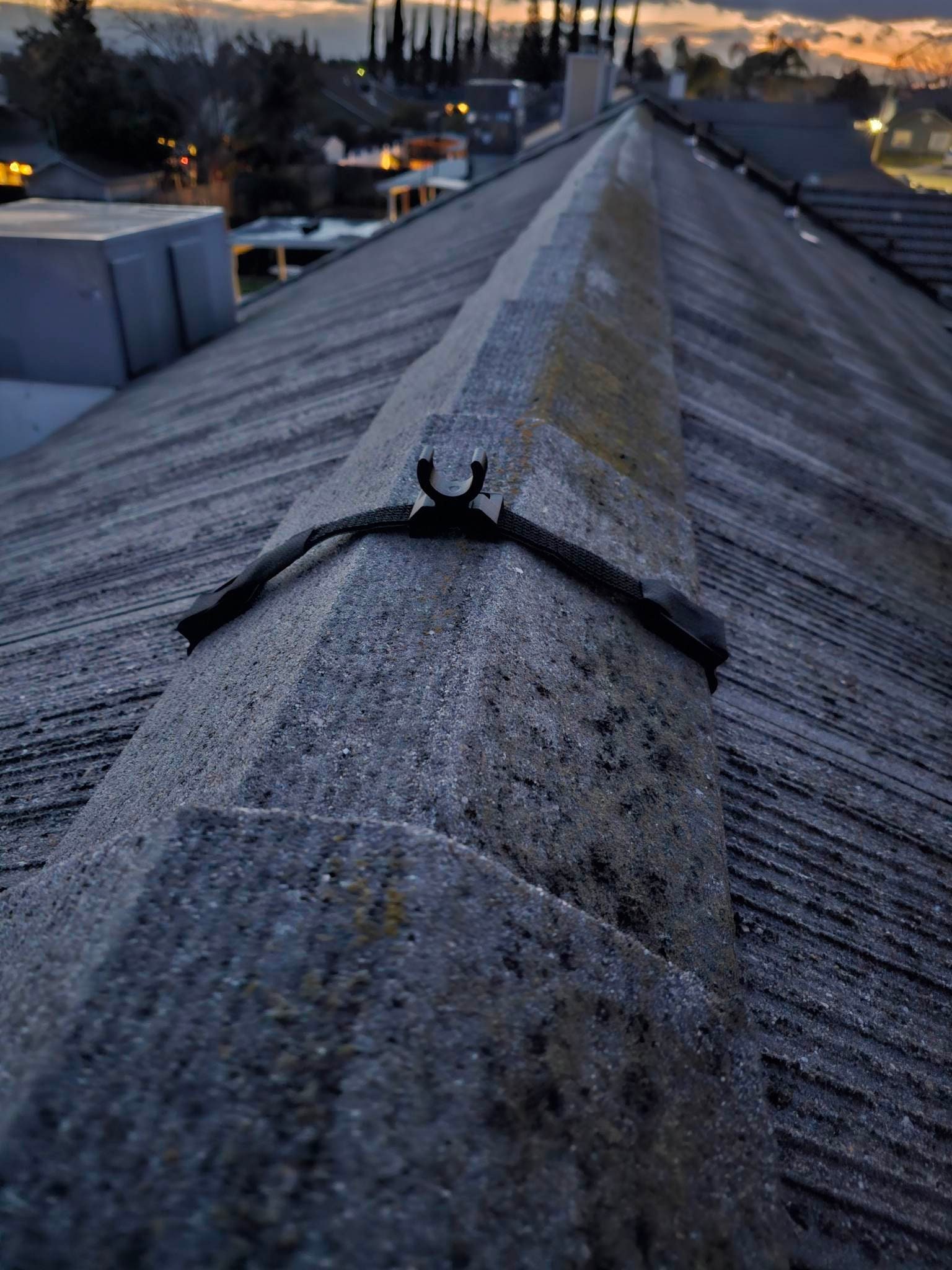 1/2 Inch PVC Adjustable Roof Ridge Clip for Tile, Concrete, Etc... Type ...