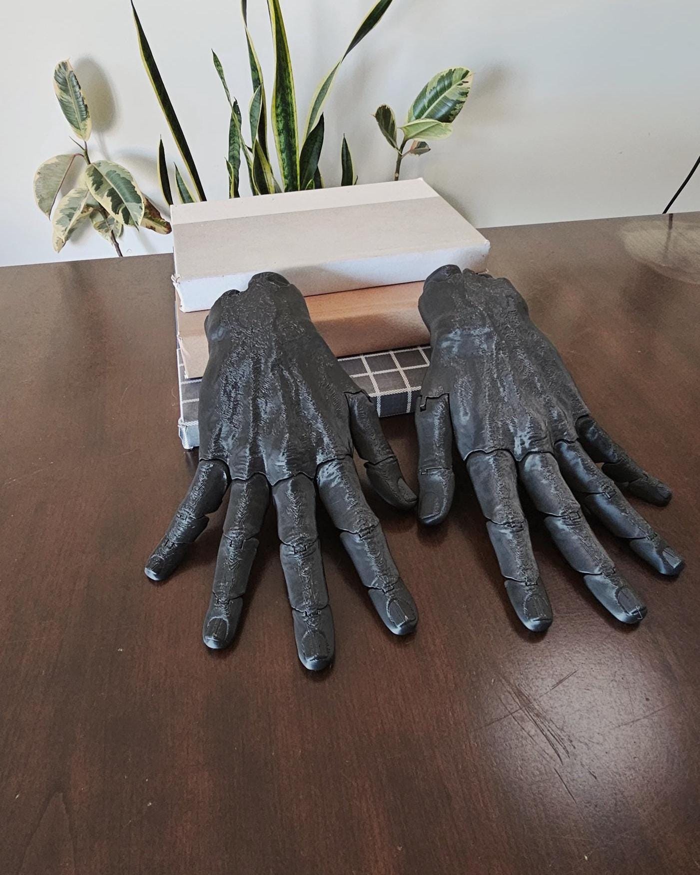 Articulating Severed Hand Prop – Poseable Creepy Human Hand, Halloween ...