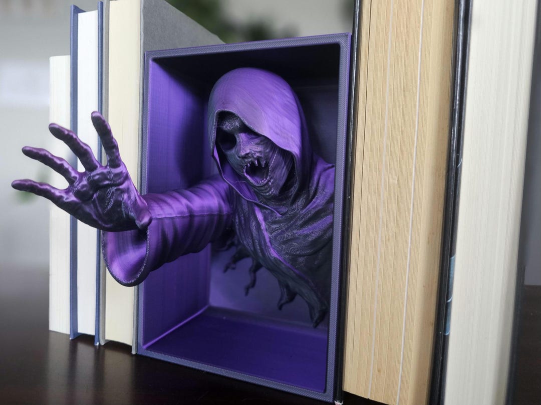 Void Reaper Book Nook – Gothic Bookshelf Insert, Grim Reaper Skull ...