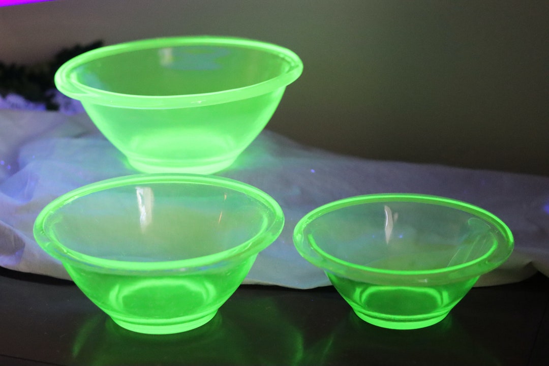 Hemingway Glass Company Set of 3 Stacked Uranium Mixing Bowl | Vaseline ...
