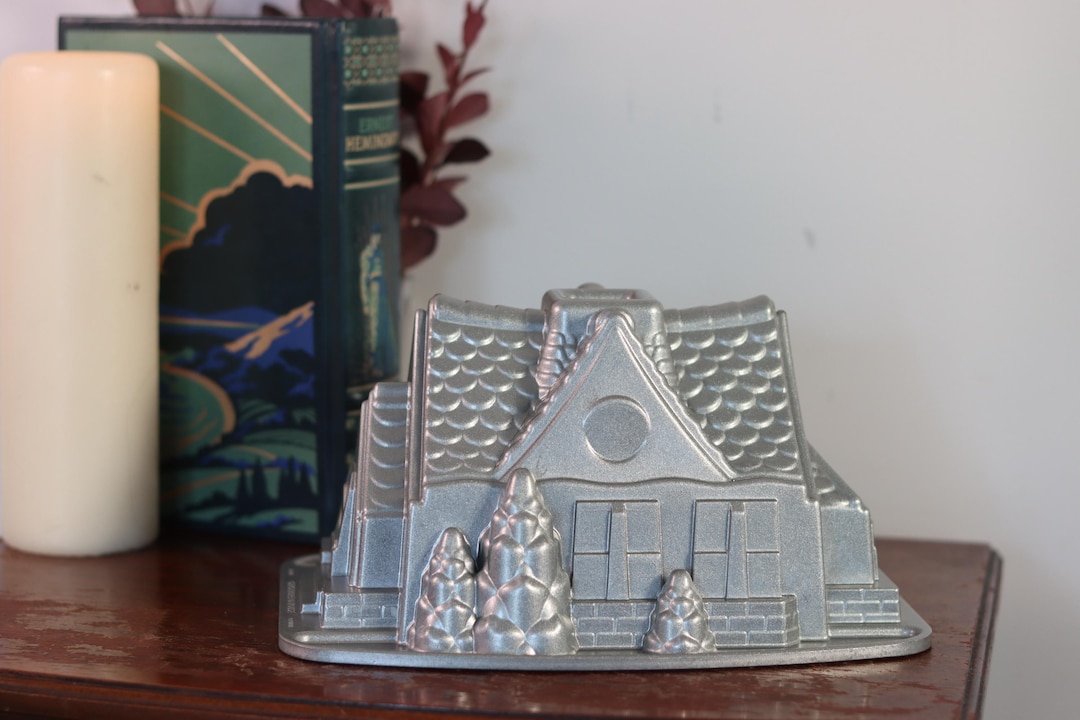 Storybook Style Nordic Ware Cast Metal Gingerbread House Mold 9 Cups ...
