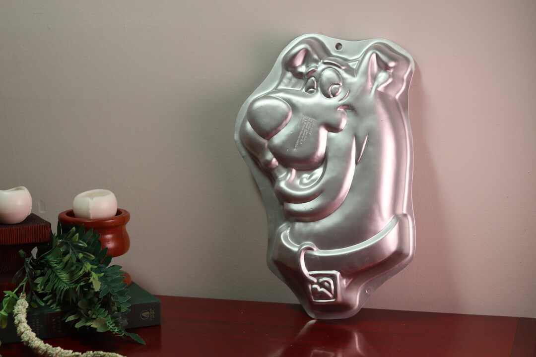 1990s Vintage Wilton Scooby Doo Metal Cake Pan Kids Dessert Baking Mold ...