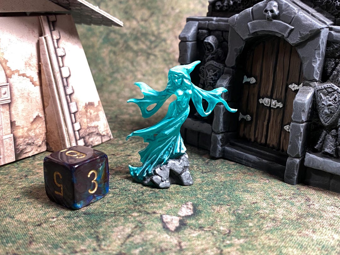 Female Ghost/spirit/phantom/banshee - Handpainted D&D Miniature ...