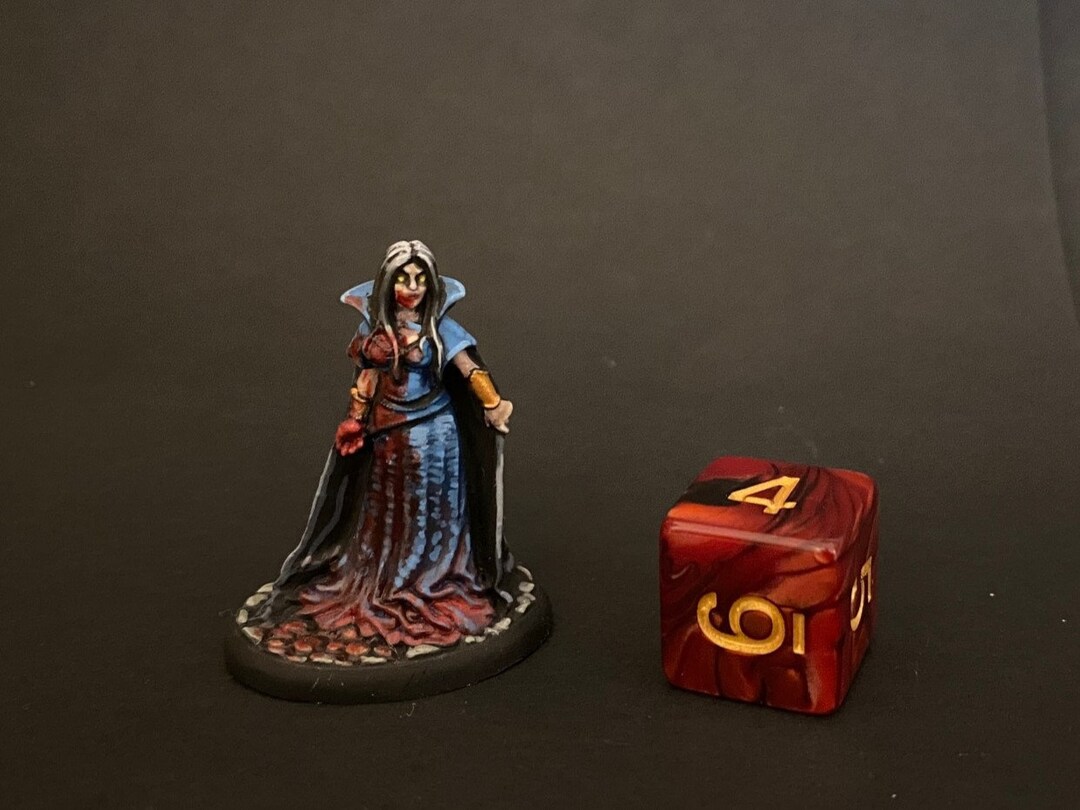 Female Vampire / Vampiress Handpainted D&D Miniature Pathfinder ...