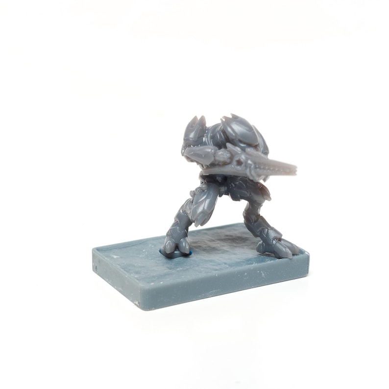 HGC - Saurian Silent Shadow - 1/100th Scale Model - Etsy