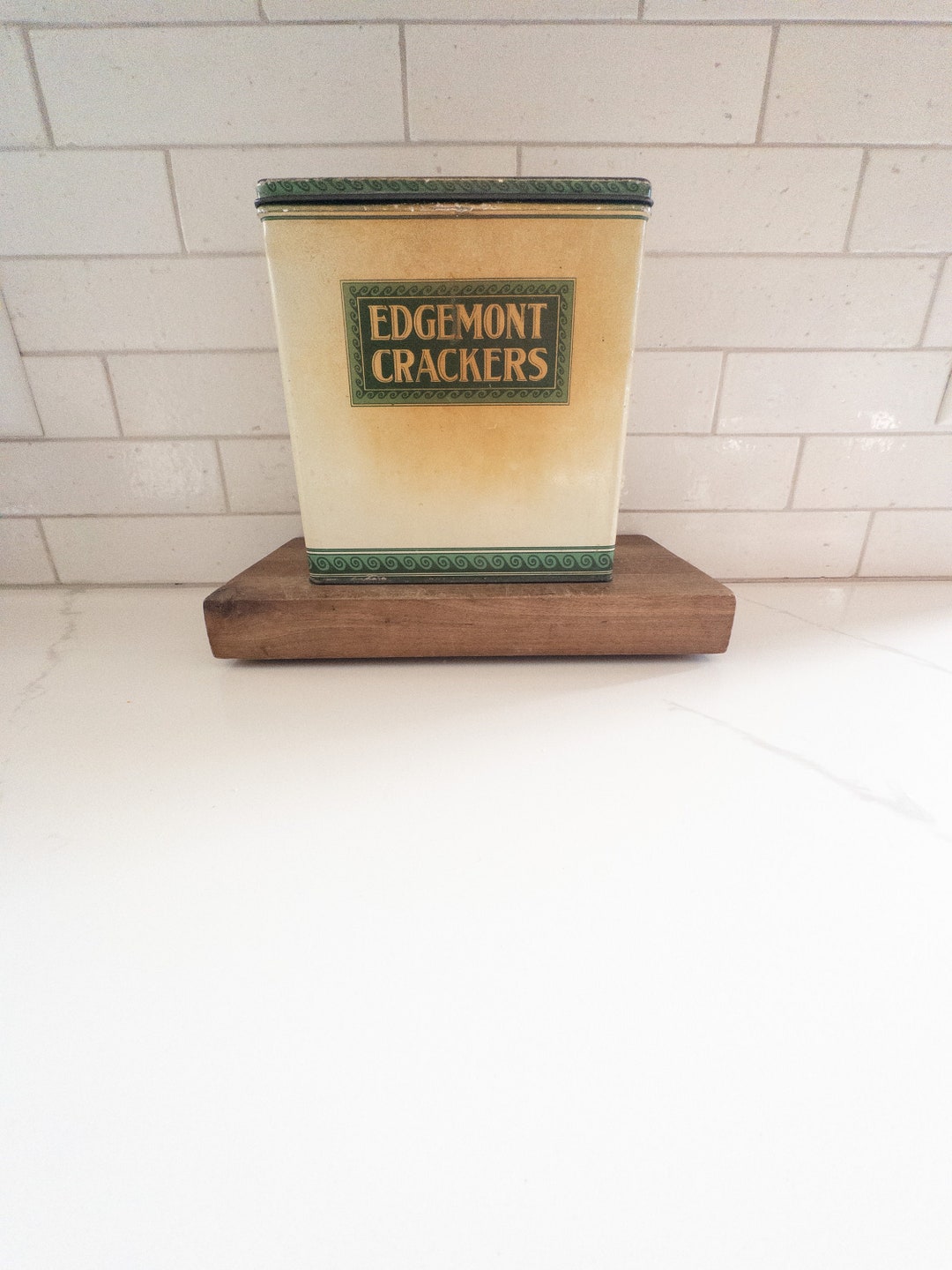 Antique 1924 Edgemont Crackers Square Metal Tin With Hinged Lid Green ...