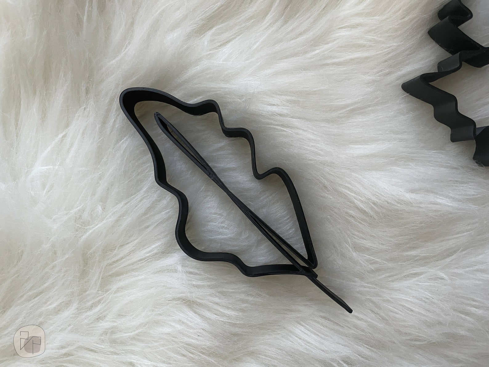 Abstract Wavy Leaf Line Art Decor, Plant Art Sculpture, Home Office ...