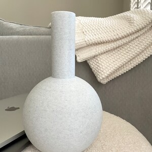 Round Beaker Vase, Delightful Science Chic Decor, 3D Printed Home ...