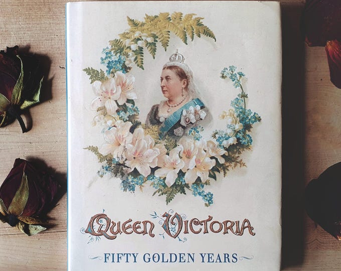 Vintage Queen Victoria Book. Dinky Sized Biography With Very Pretty ...