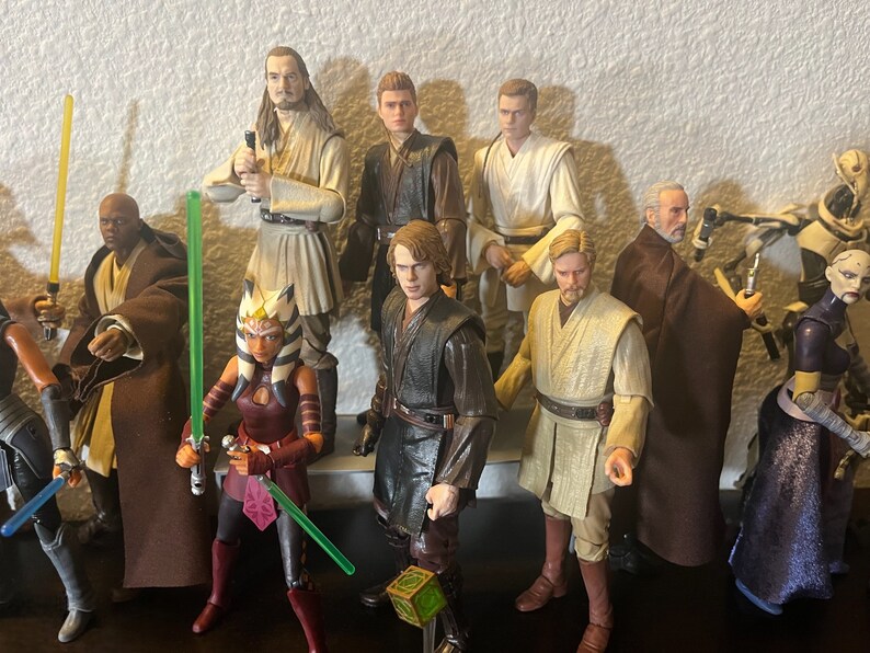 Action Figure Stand STL File 2x2x6 Raised Figure Stand Black Series ...