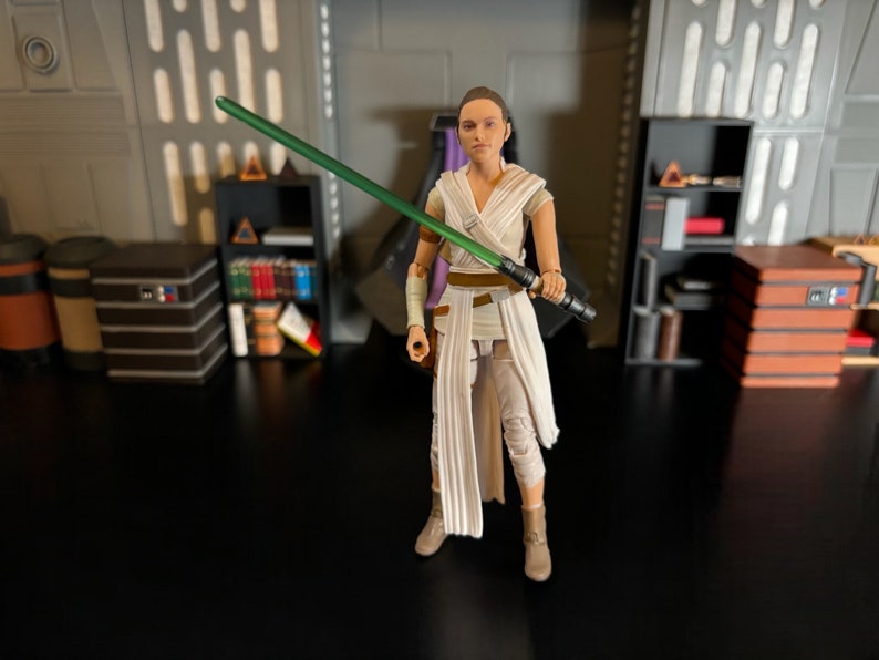 Rey Skywalker Episode 9 Custom Hilt & Blade – 1/12 Scale, Black Series ...