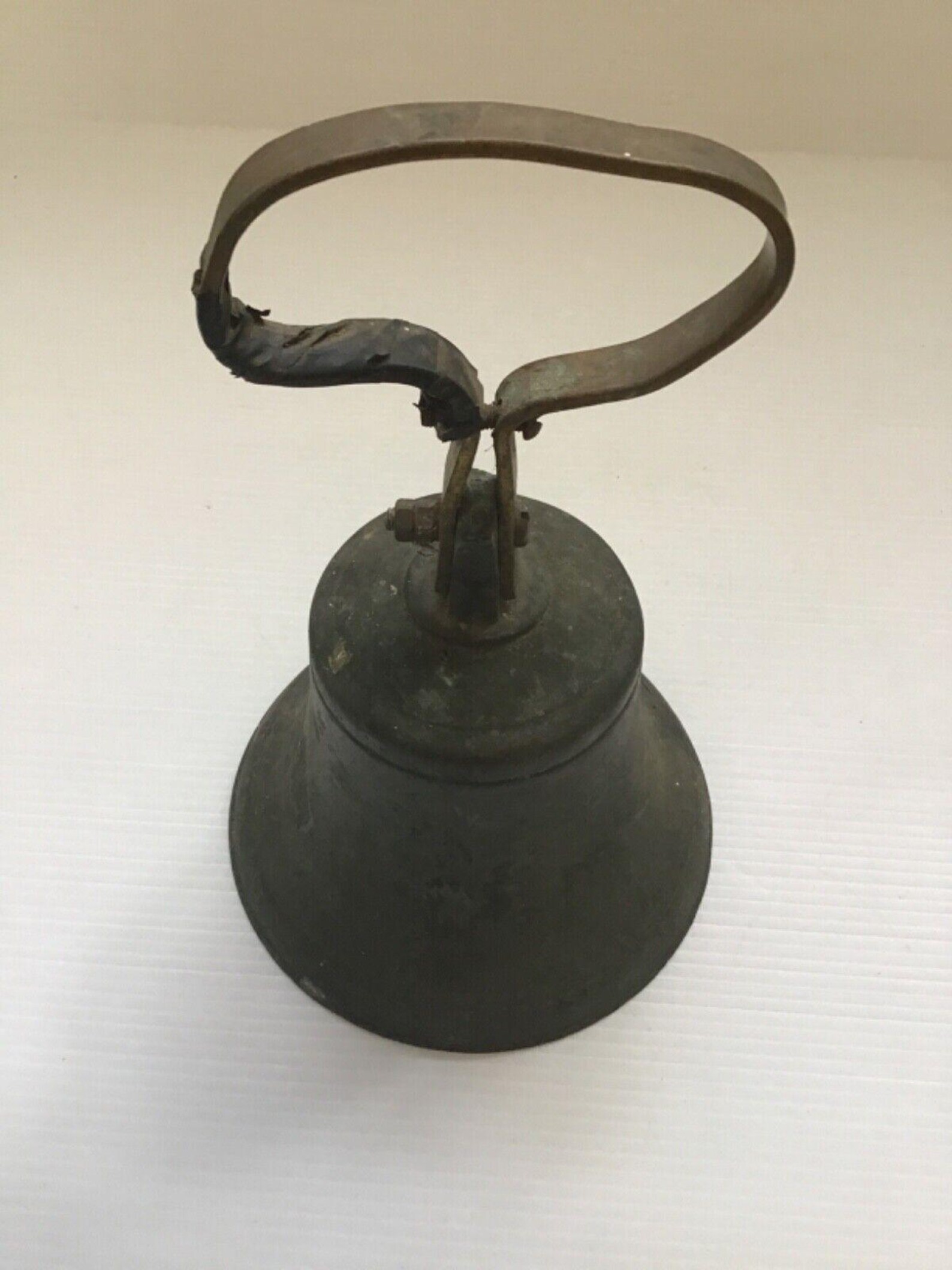 VINTAGE Large Cast Brass Town Cryers Hand Bell - Etsy
