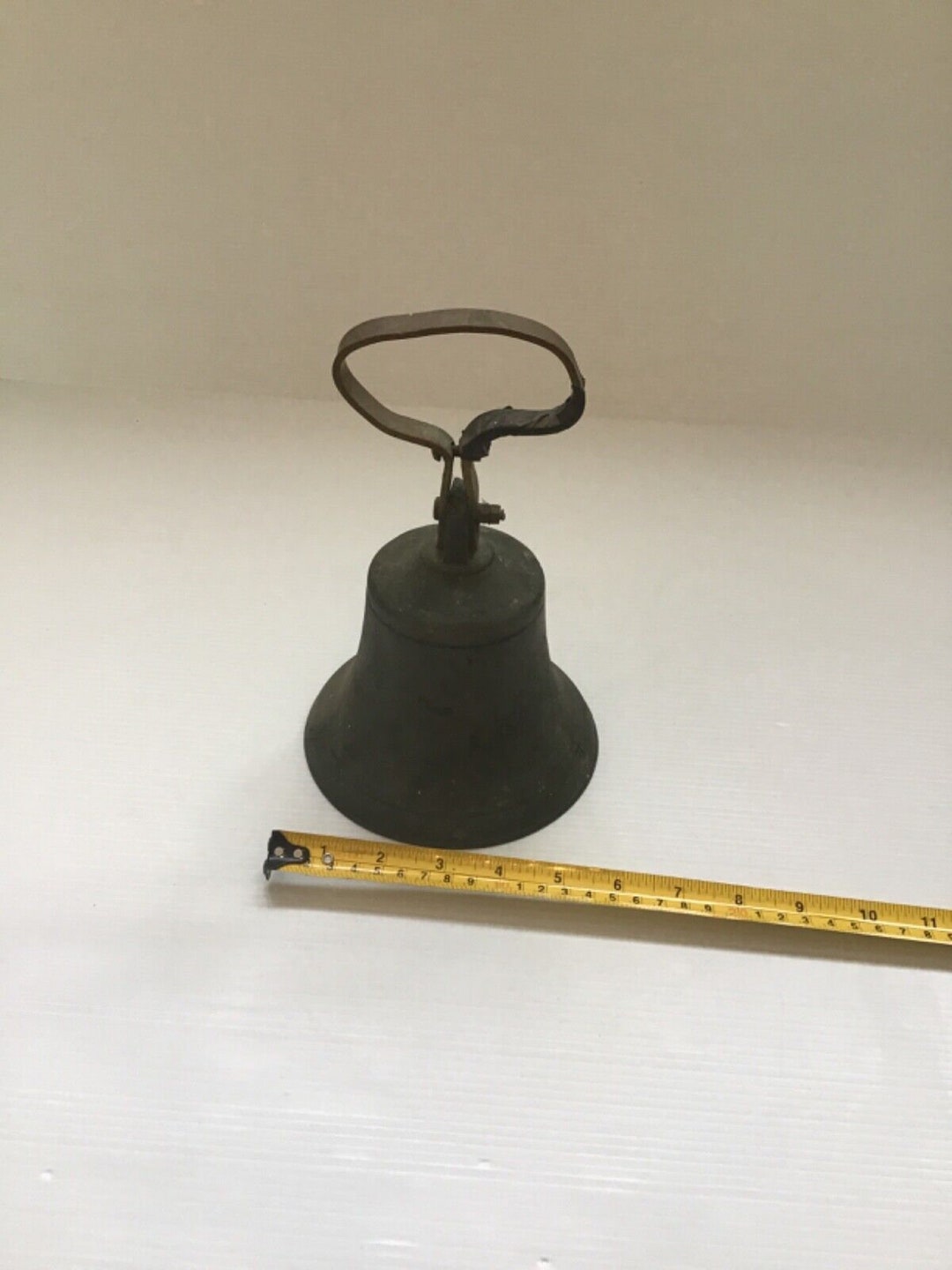 VINTAGE Large Cast Brass Town Cryers Hand Bell - Etsy