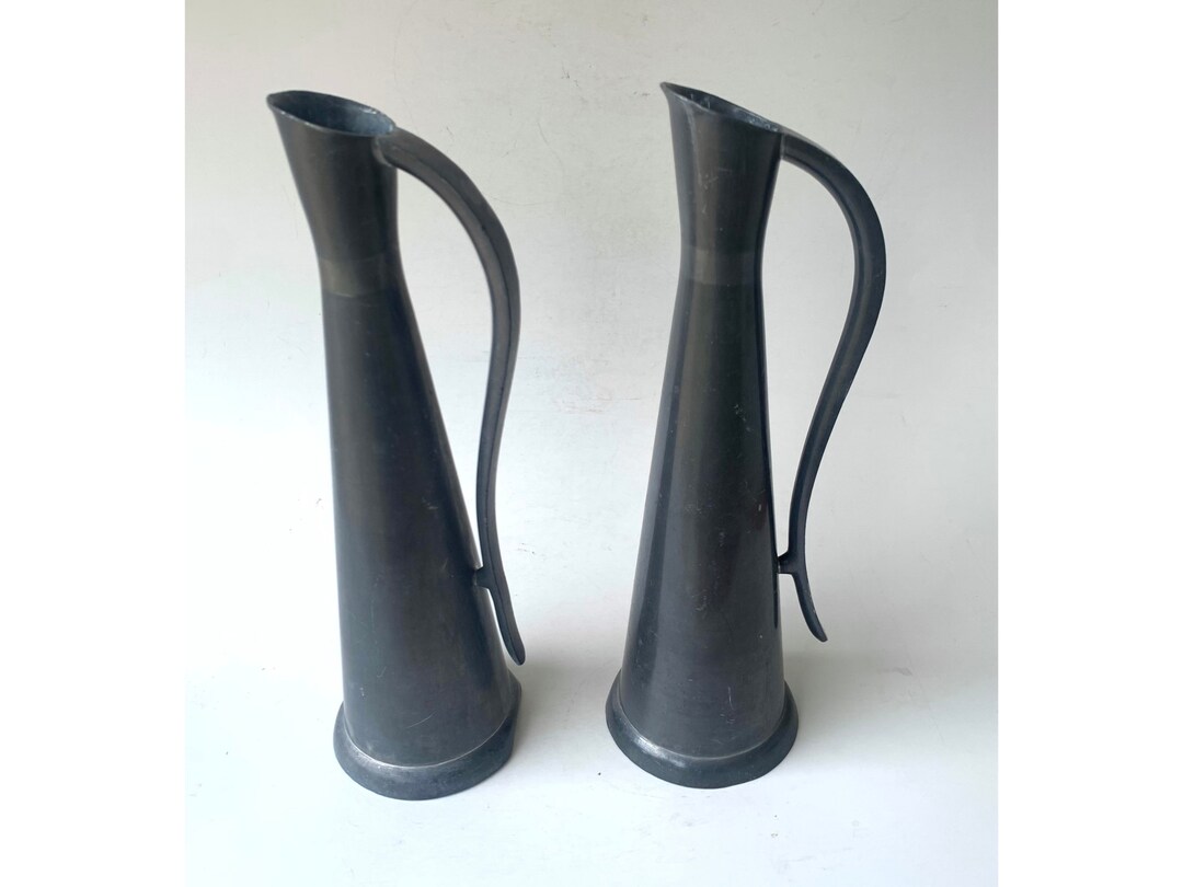 Set of 2 Pewter Pitchers / Hong Kong - Etsy