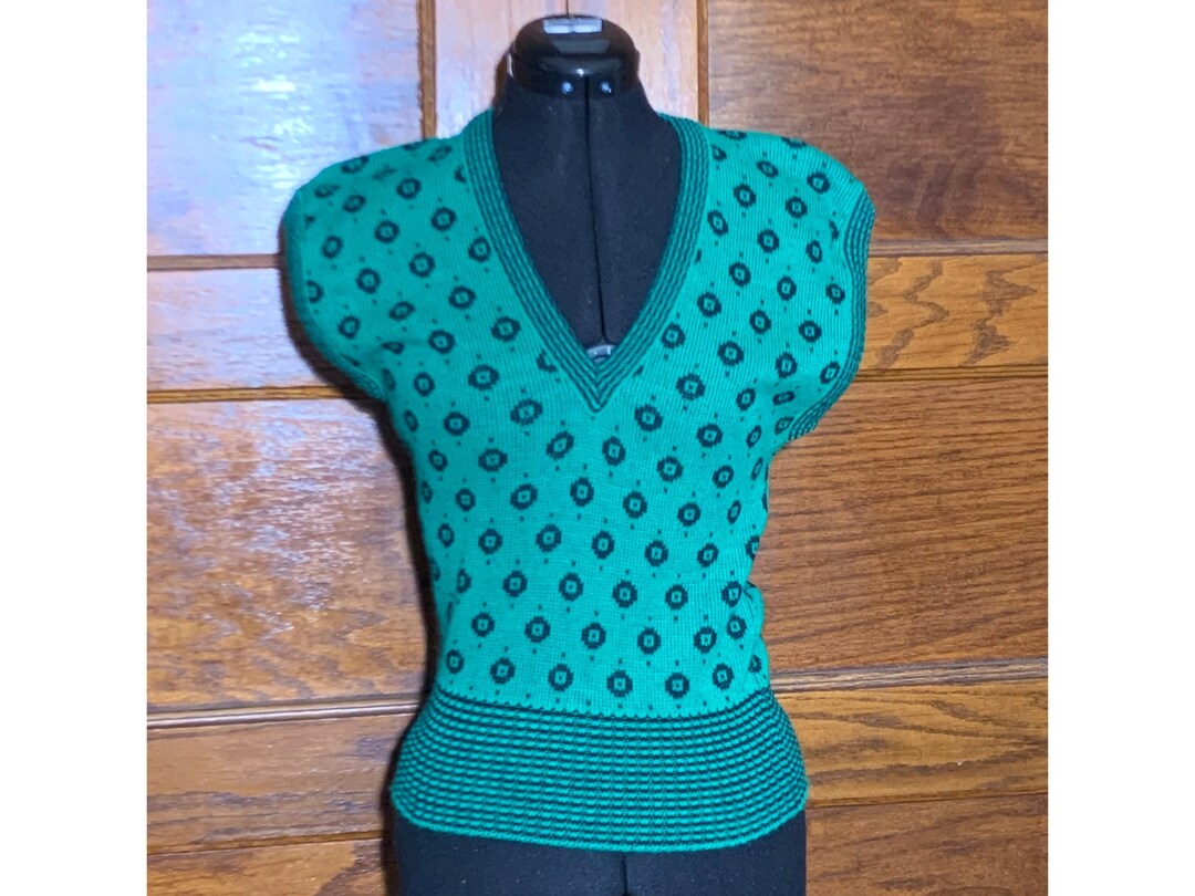 Kelly Green V-neck Sweater Vest With Black Diamonds & Stripes / Size ...