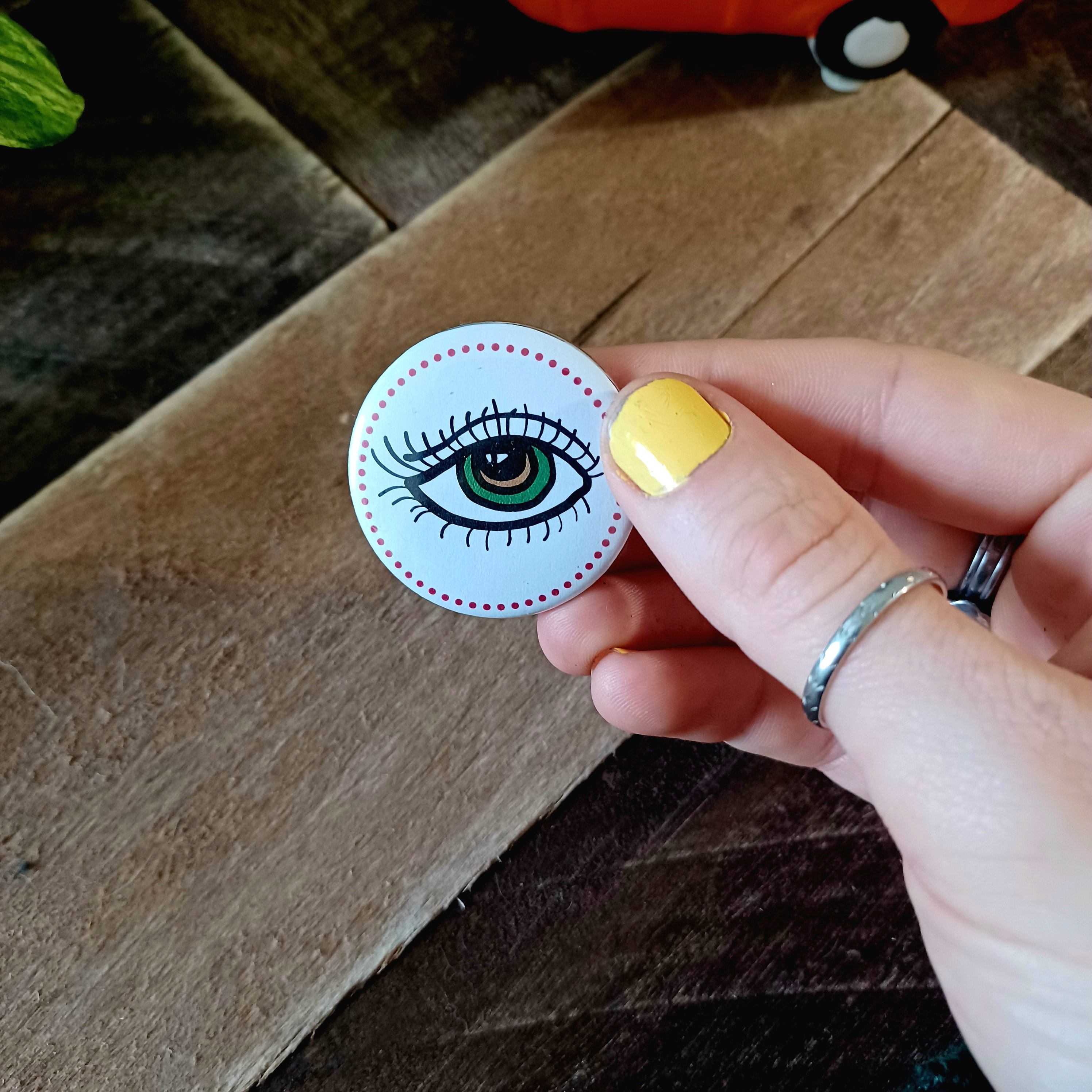 Hazel Button Pins 1.5 Round Retro Eyes - Etsy