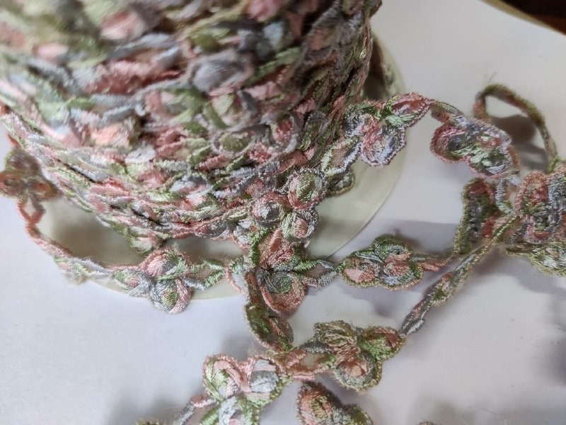 Glossy Clovers Embroidered Lace Trim, 18mm Wide - Etsy