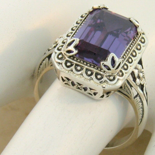 Vintage Estate 8 Carat Color Changing Alexandrite Ring in 925 - Etsy