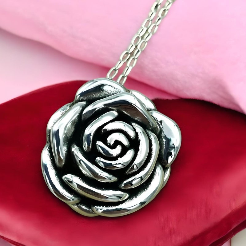 Rose Pendant - Etsy