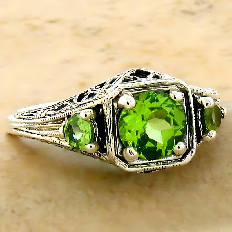 Vintage Peridot Ring - Etsy