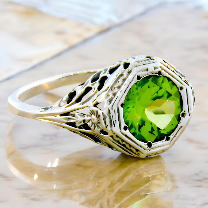 Vintage Peridot Ring - Etsy