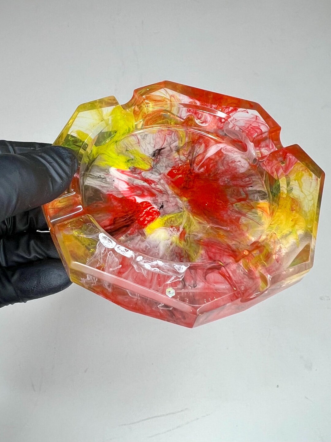 Trippy Round Ashtray/resin/tie Dye Effect Tobacco Receptacle - Etsy