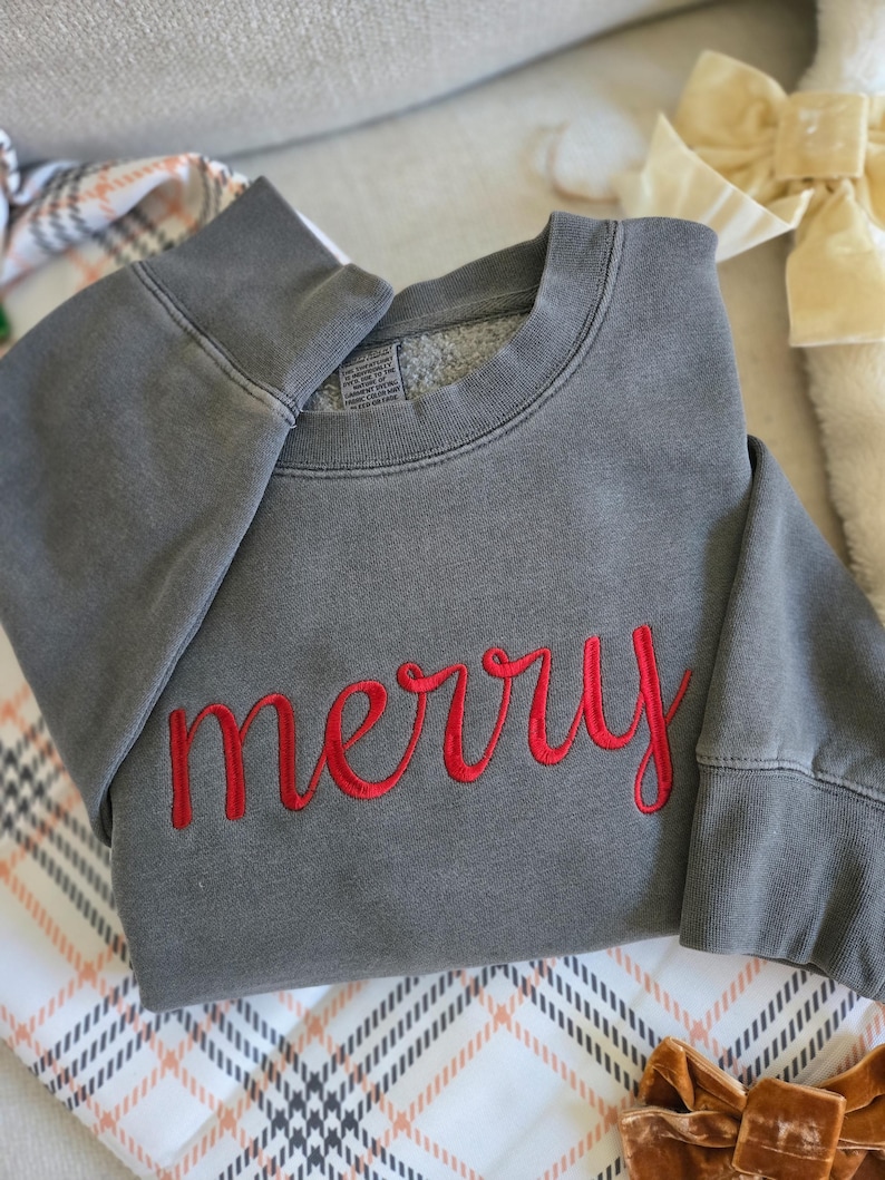 Embroidered Merry Christmas Sweatshirt-embroidered Christmas Crewneck ...