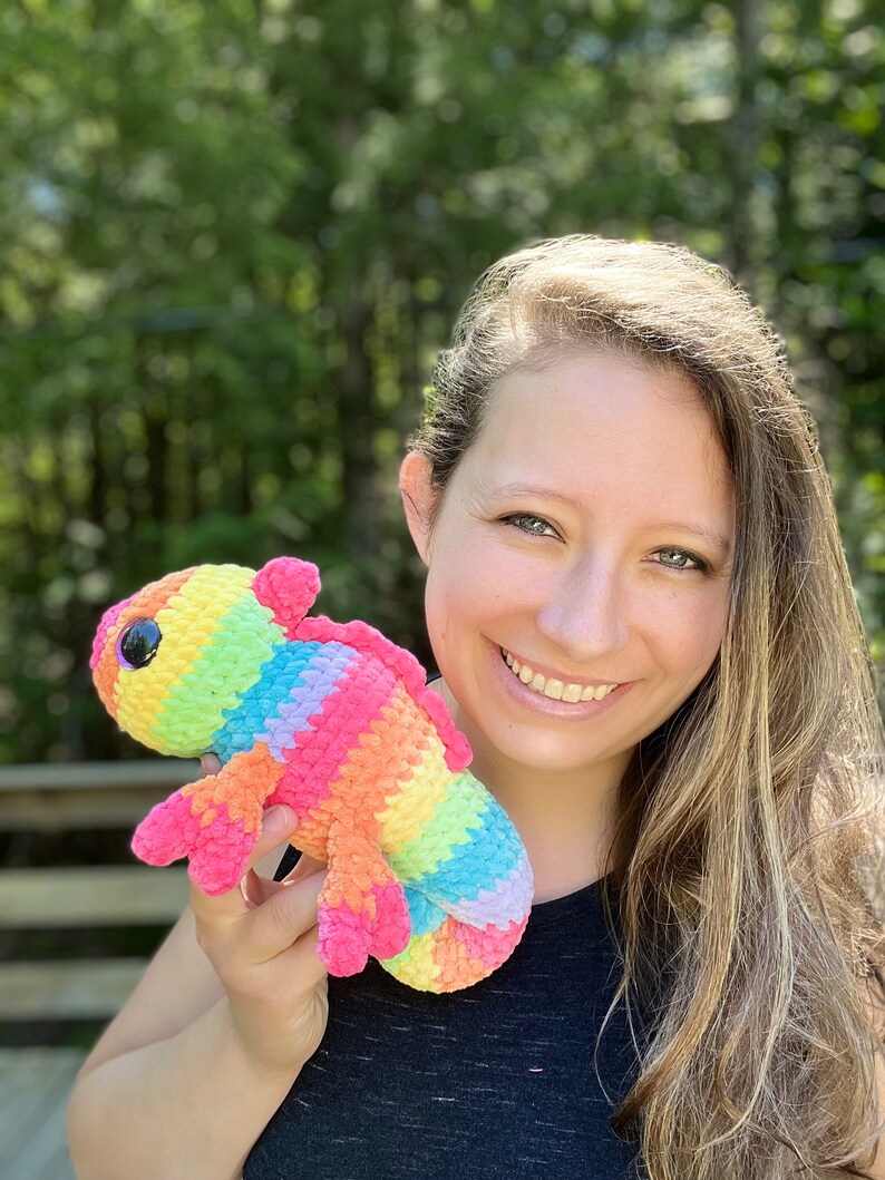 CROCHET PATTERN: Cheeto the Baby Chameleon - Etsy