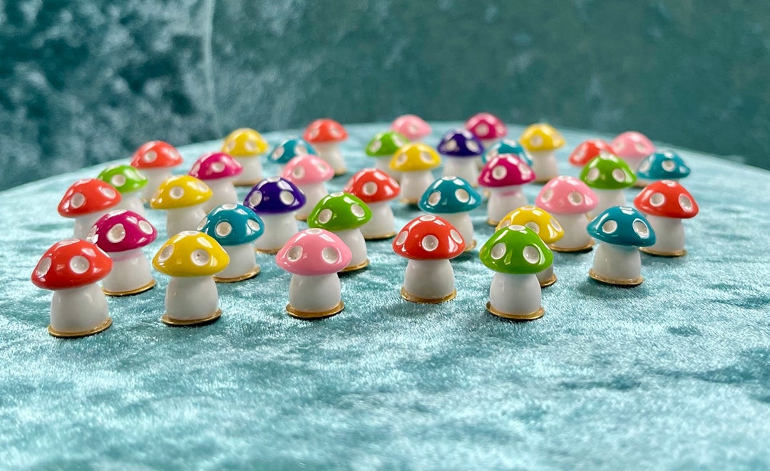 12 Unique Mushroom Thumbtacks, Pushpins, Bulletin Board - Etsy