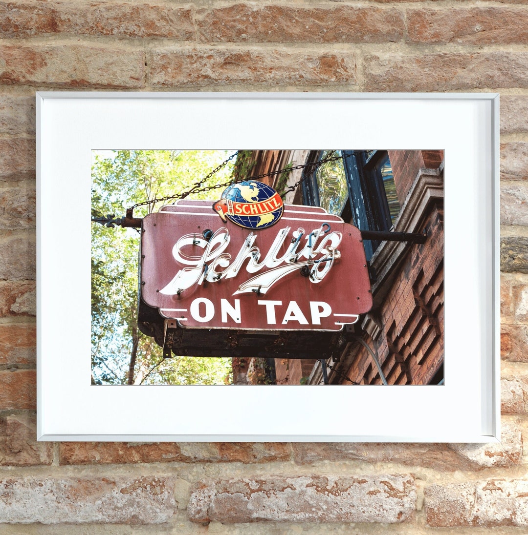 Iconic Schlitz Neon Beer Sign in Chicago Danny's Tavern Bucktown ...