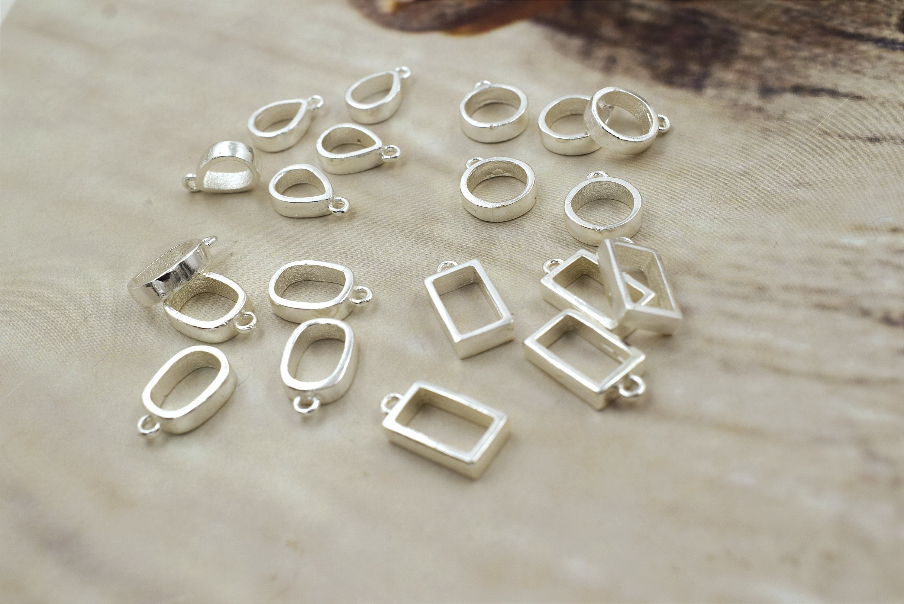 20 Pcs. Open Back Bezels for Resin Pressed Flower Jewelry. Bezel Blanks ...