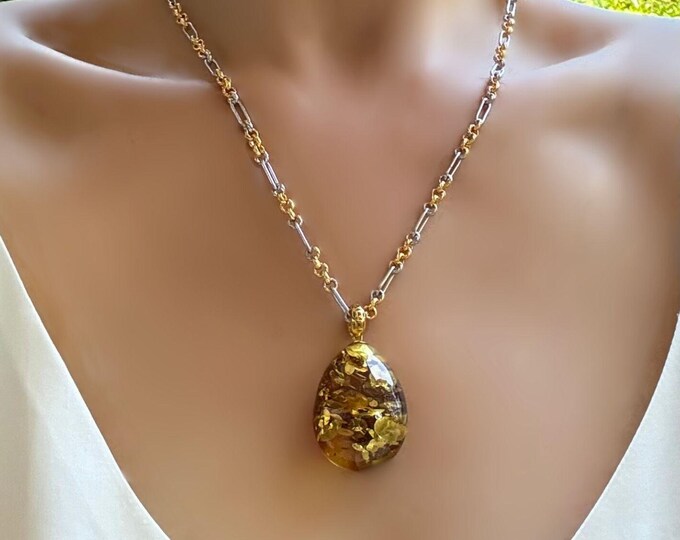 Sparkling Amber Pendent, Unique Design, Gift for Her, Elegant Amber ...