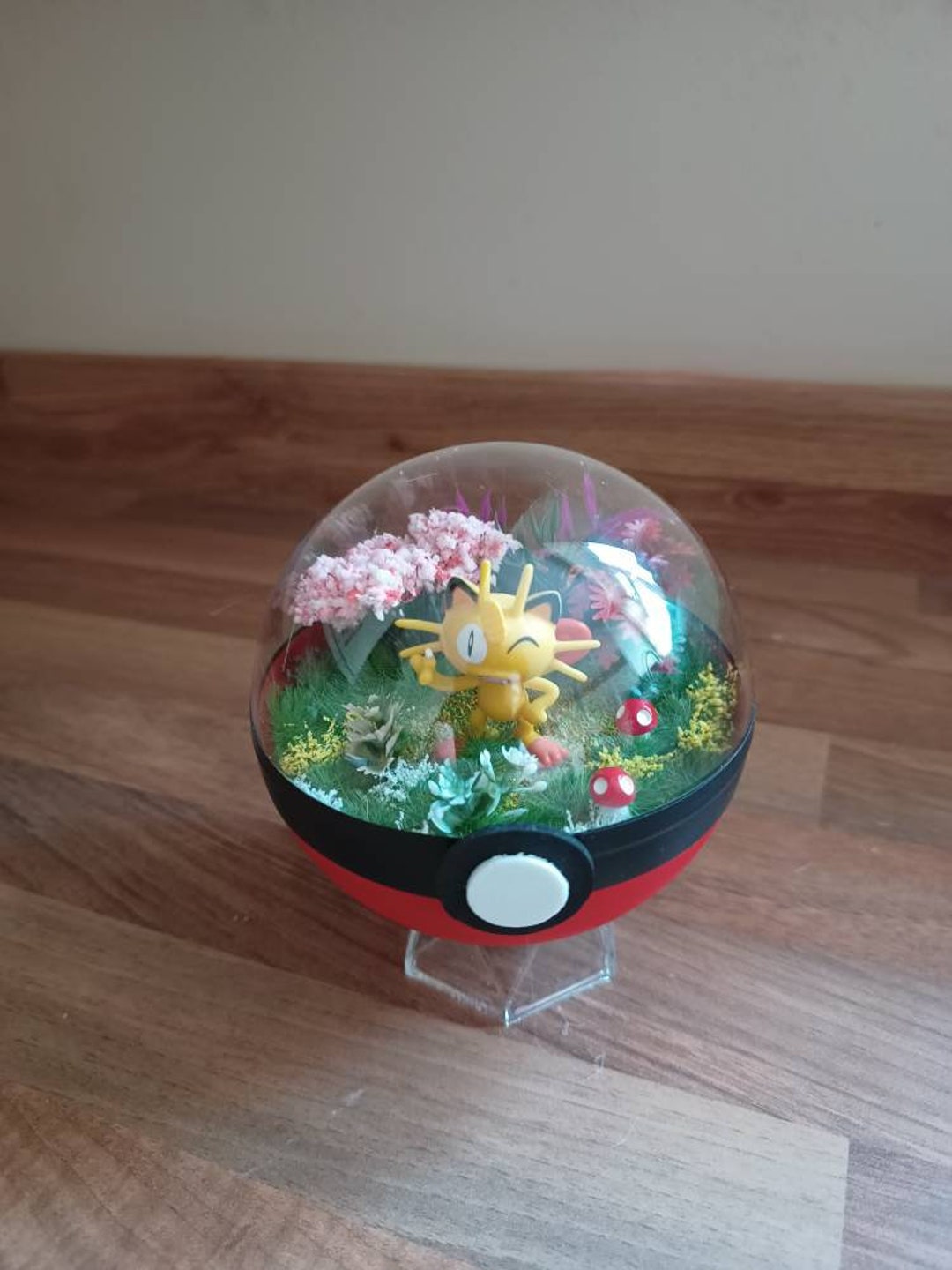 Meowth Handmade Pokémon Pokeball Terrarium. Pokemon , Pokeballs , Geeky ...