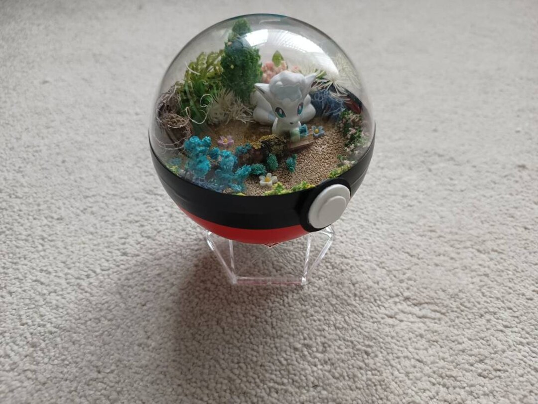 Vulpix Handmade Pokémon Pokeball Terrarium. Pokemon , Pokeballs , Geeky ...