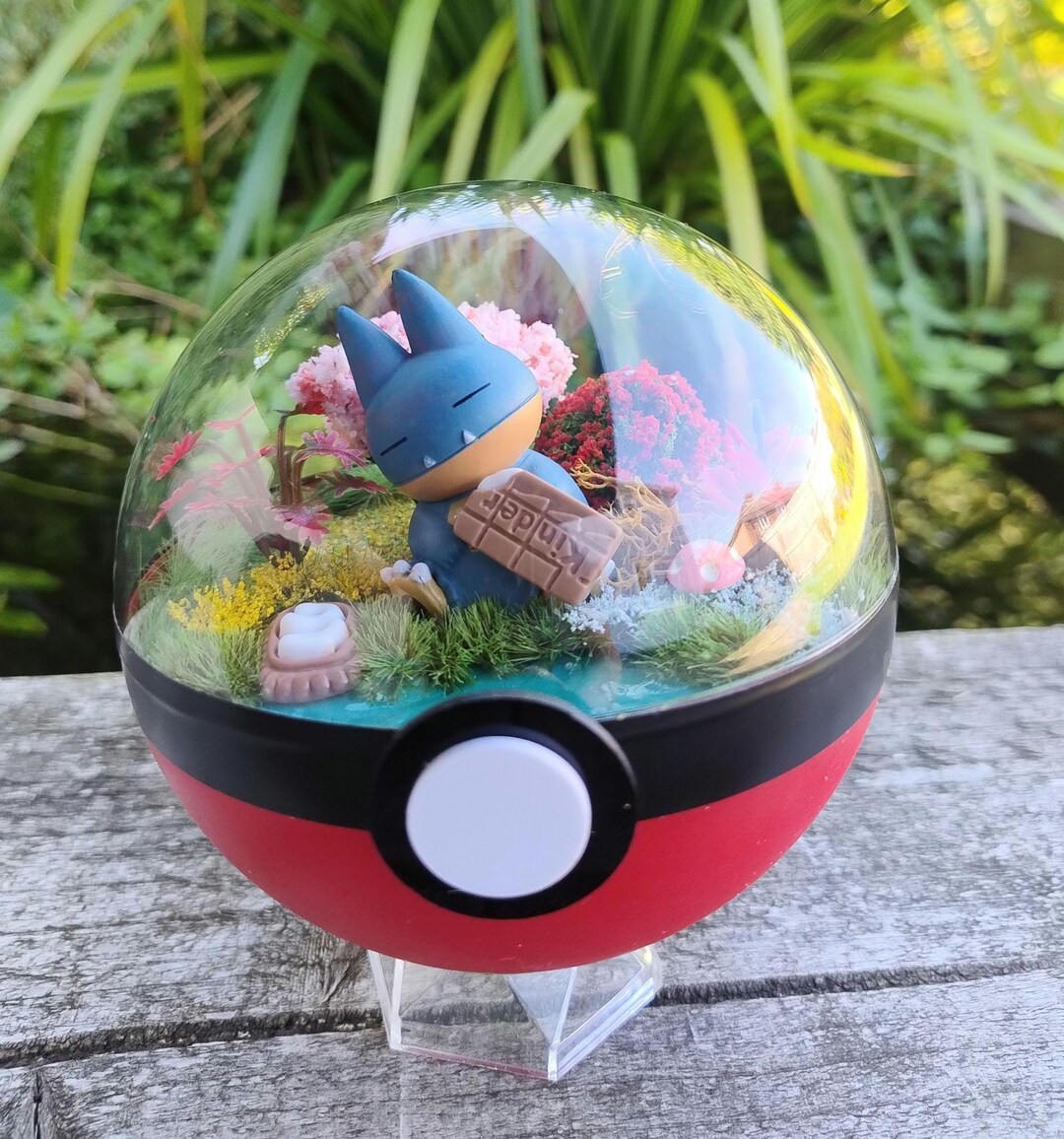Munchlax Handmade Pokémon Pokeball Terrarium. Pokemon , Pokeballs ...