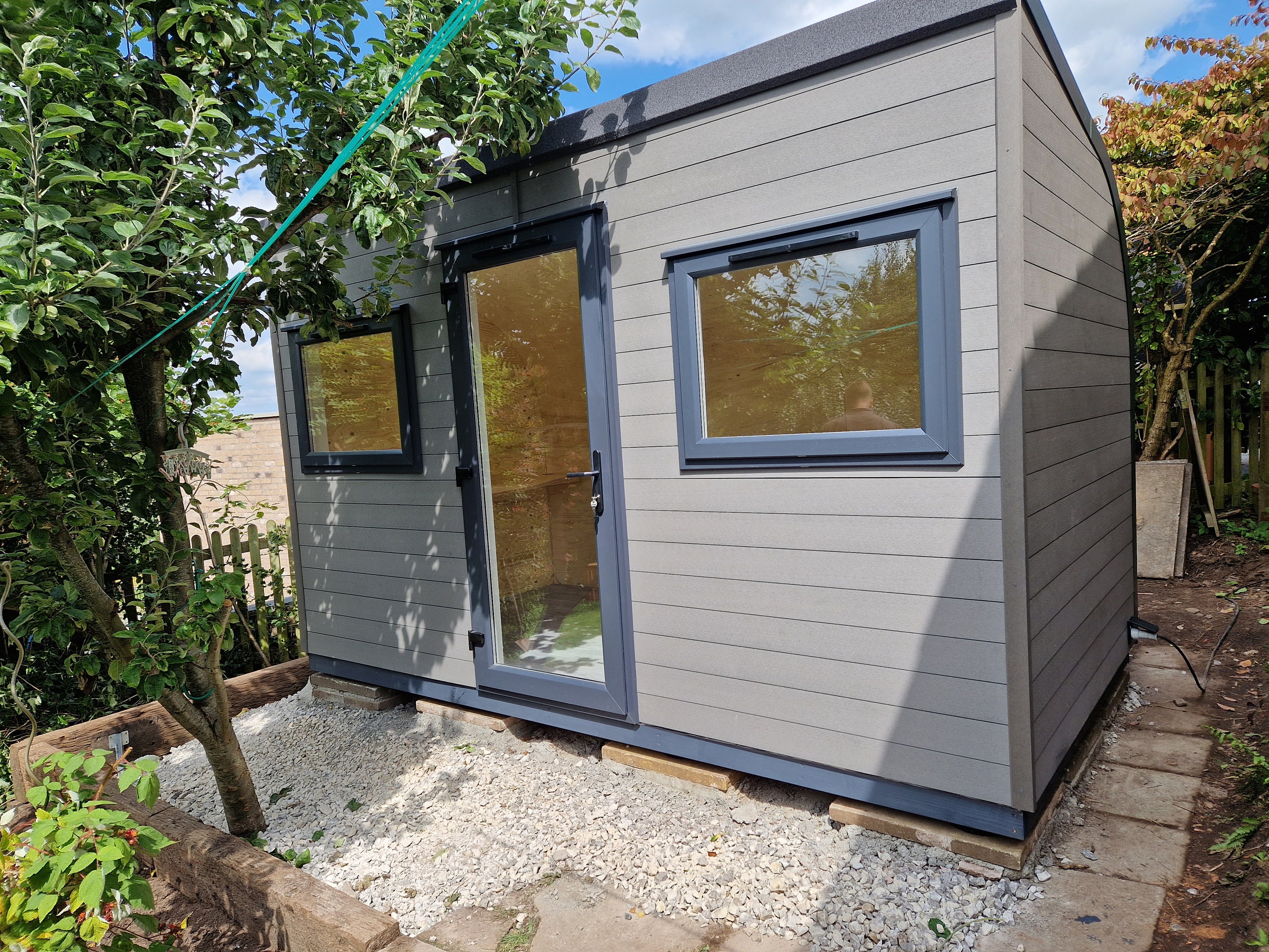 Esnug Plus 3x2.2m: Premium Garden Office, Games Room, Studio, Work Area ...