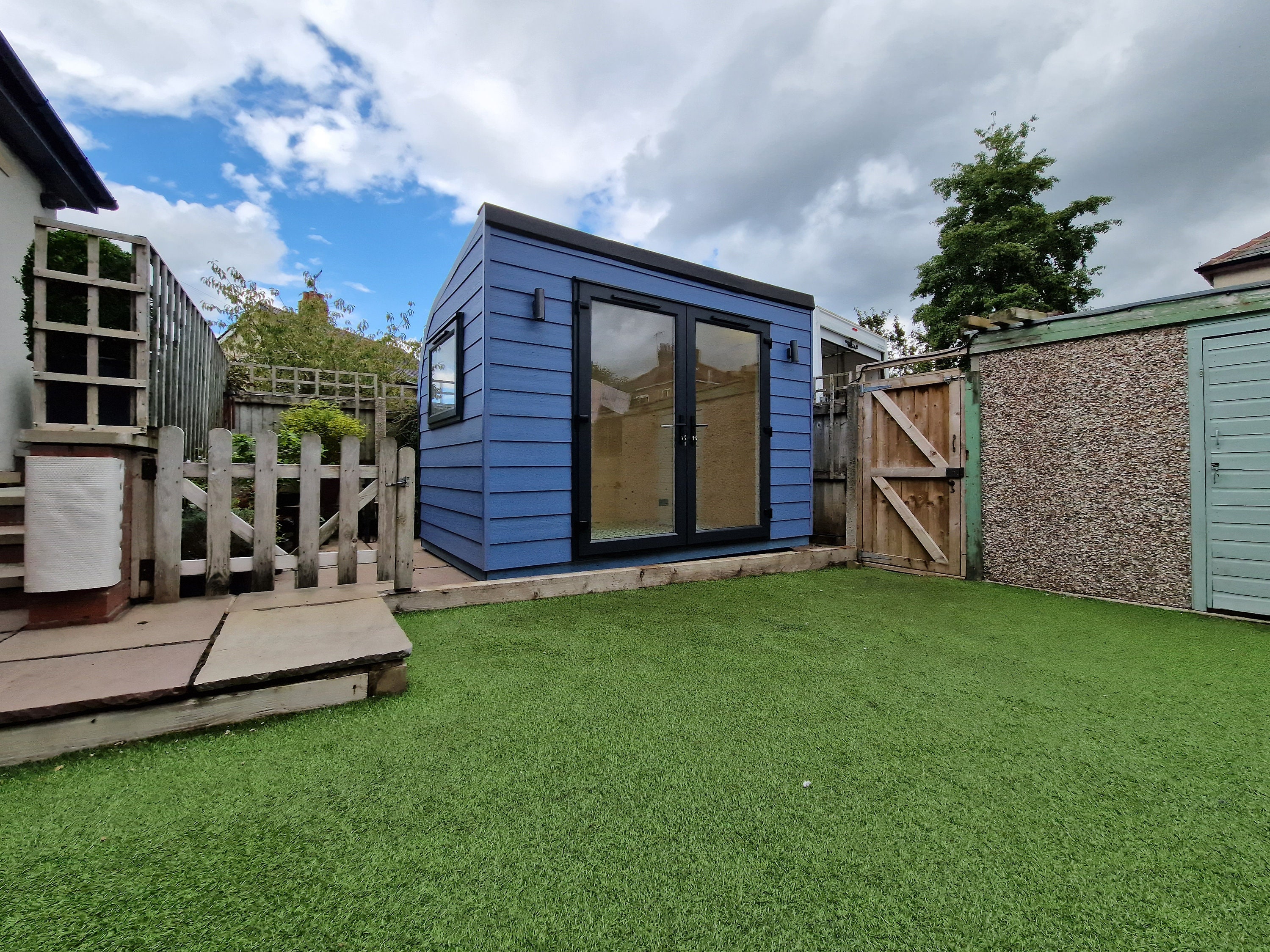 Esnug Plus 3x2.2m: Premium Garden Office, Games Room, Studio, Work Area ...